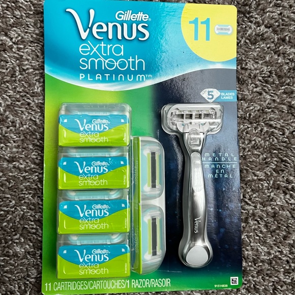 VENUS | Grooming | Venus Extra Smooth Platinum Razors | Poshmark